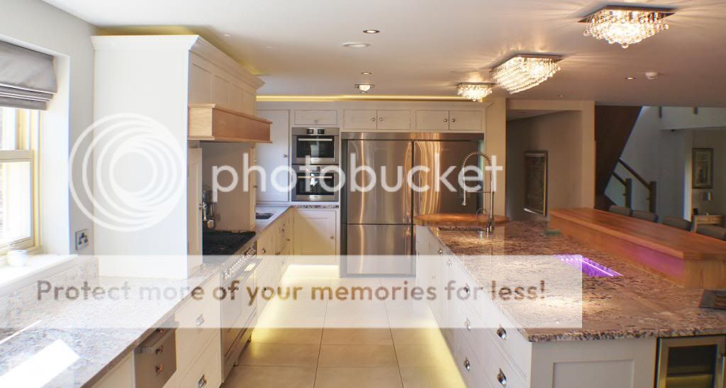 Curved Island Unit | UK Workshop